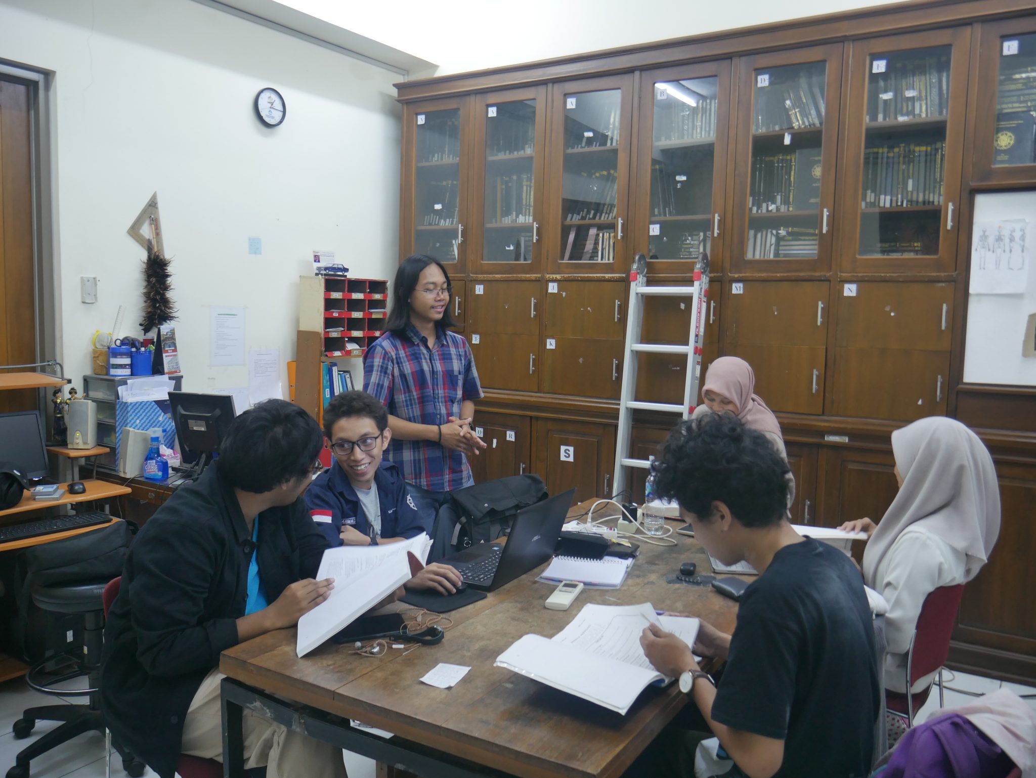 Exploring the Faculty Corner: Archaeology UGM Department Library ...
