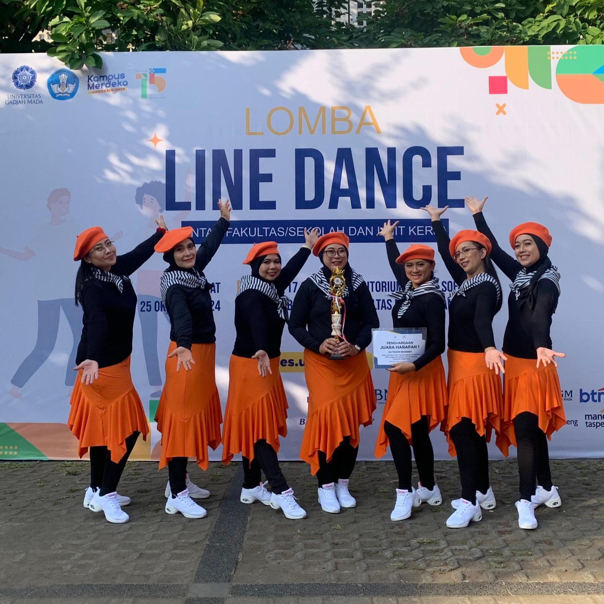 Faculty of Cultural Sciences Wins Line Dance Competition in the UGM ...
