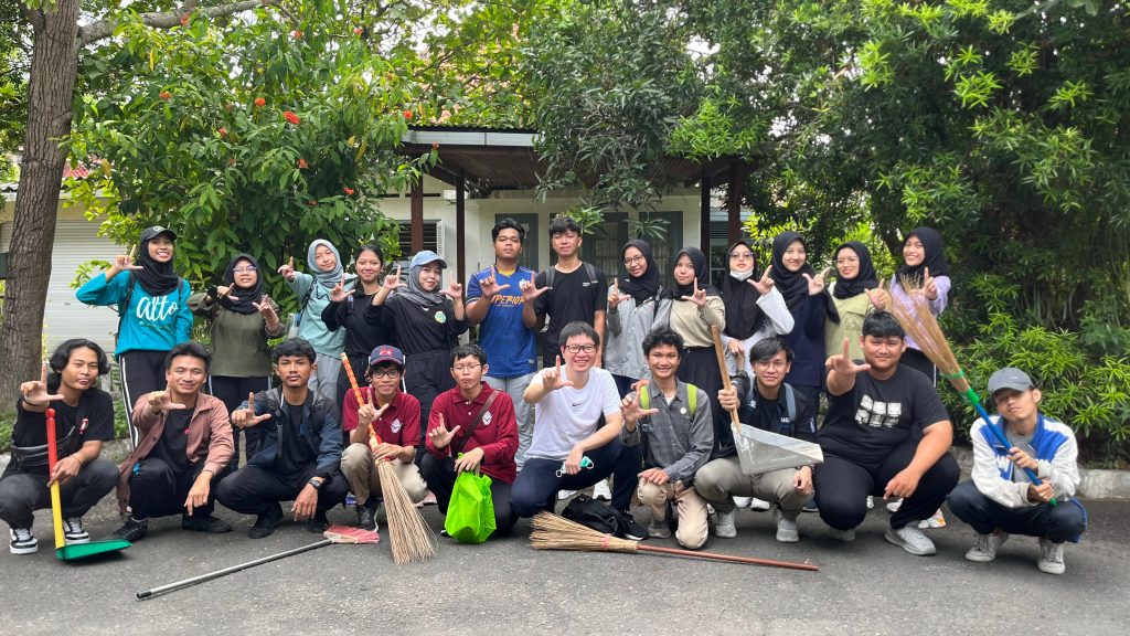 Melihat Keseruan Tim KKN-PPM UGM “Menjamu Lawu” Pada Bakti Kampus KKN ...