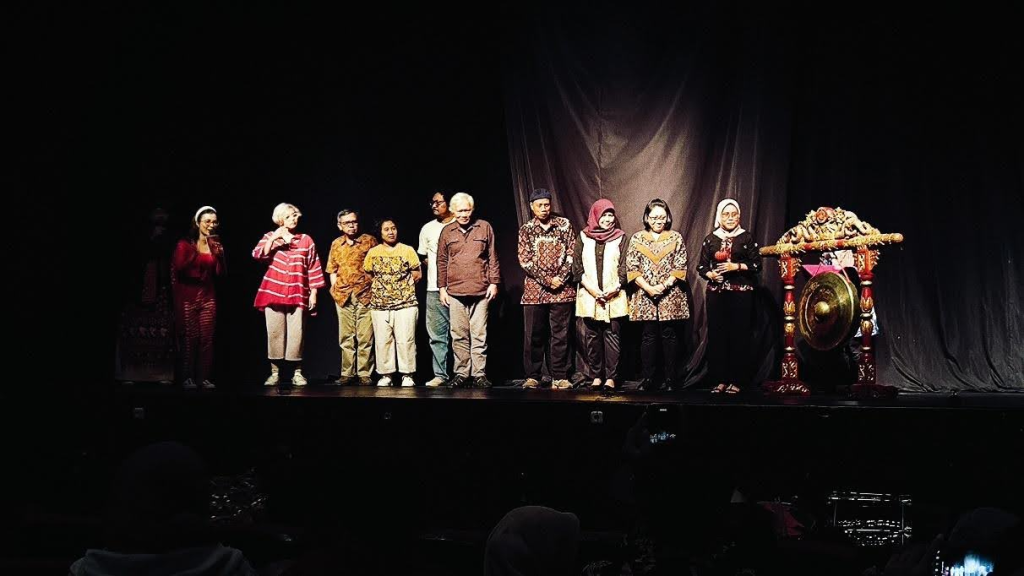 Teater “Ngathabagama” Karya Rafael Raga Sukses Menjadi Penyaji Terbaik dalam Festival Teater DIY ...
