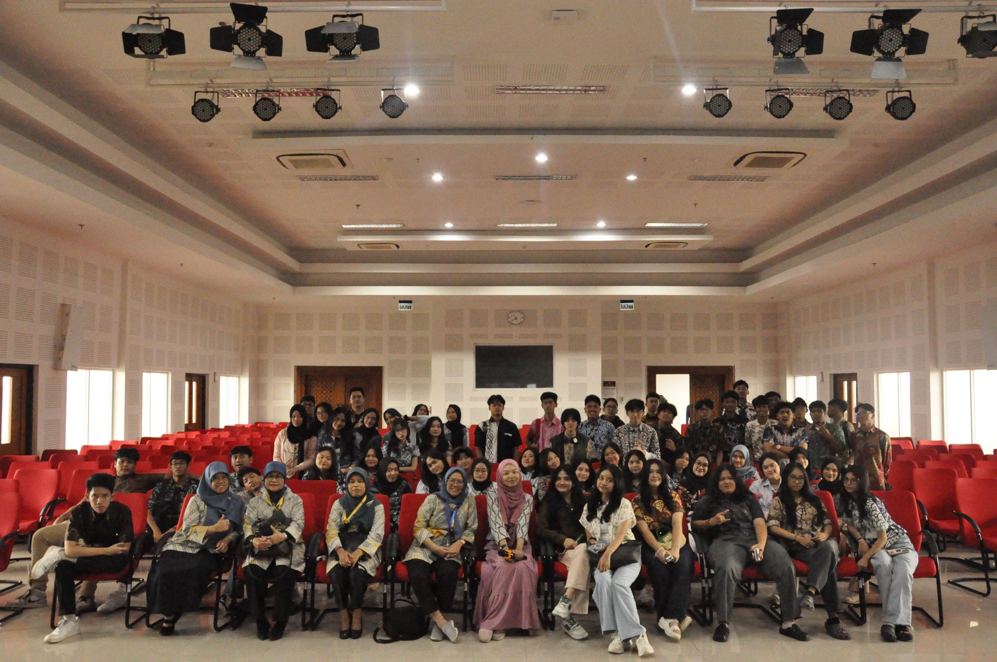 SMA Sumbangsih Jakarta Jelajahi Kesempatan Akademik di FIB UGM – FIB-UGM