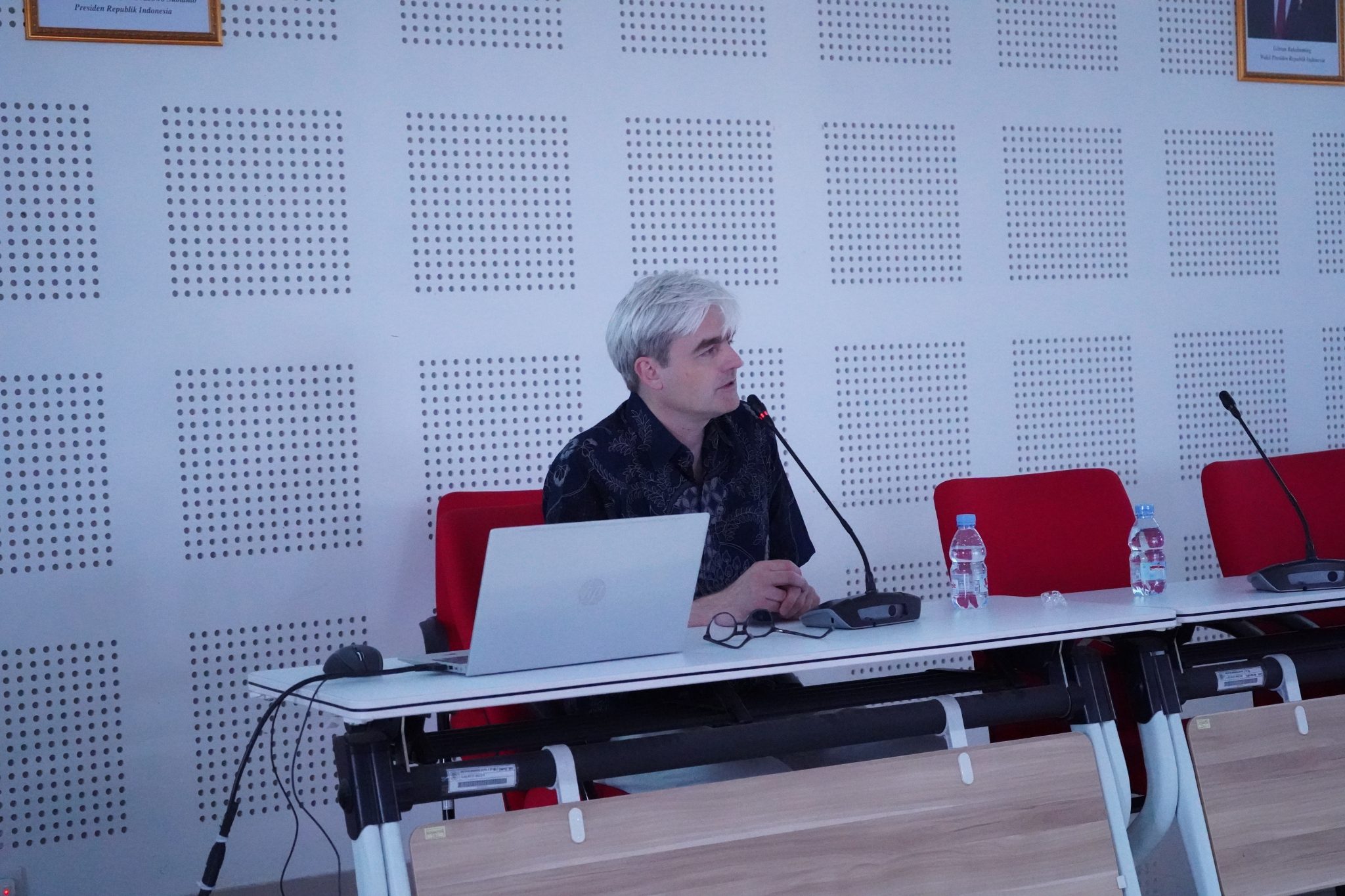 Decolonizing Photography Archives: Reviving Colonial Images for Science ...