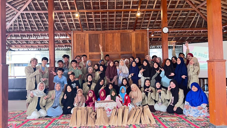 KMIB FIB UGM Gelar “Rabita”: Edukasi Kebersihan Lingkungan Bersama Anak ...